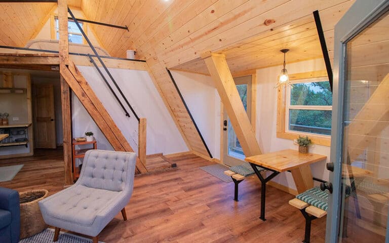Hive Treehouse Cabin - Most Amazing Skybox Cabin in Texas