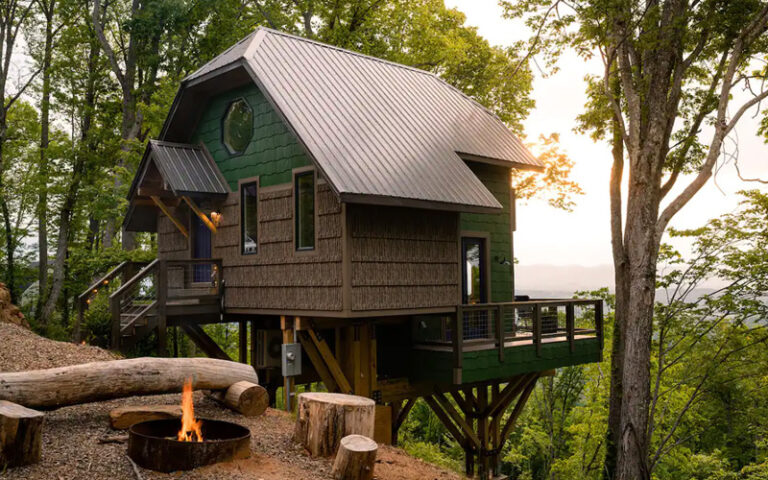 7 Dreamlike Treehouse Rentals of Earth & Sky Dwellings