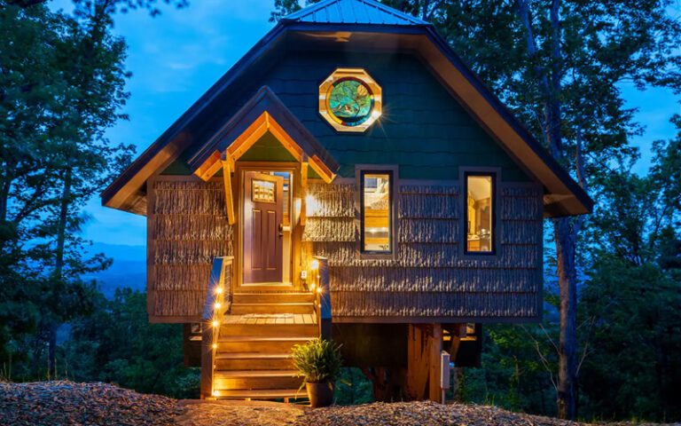 The Aerie - Earth & Sky Dwellings - Treehouses of Serenity